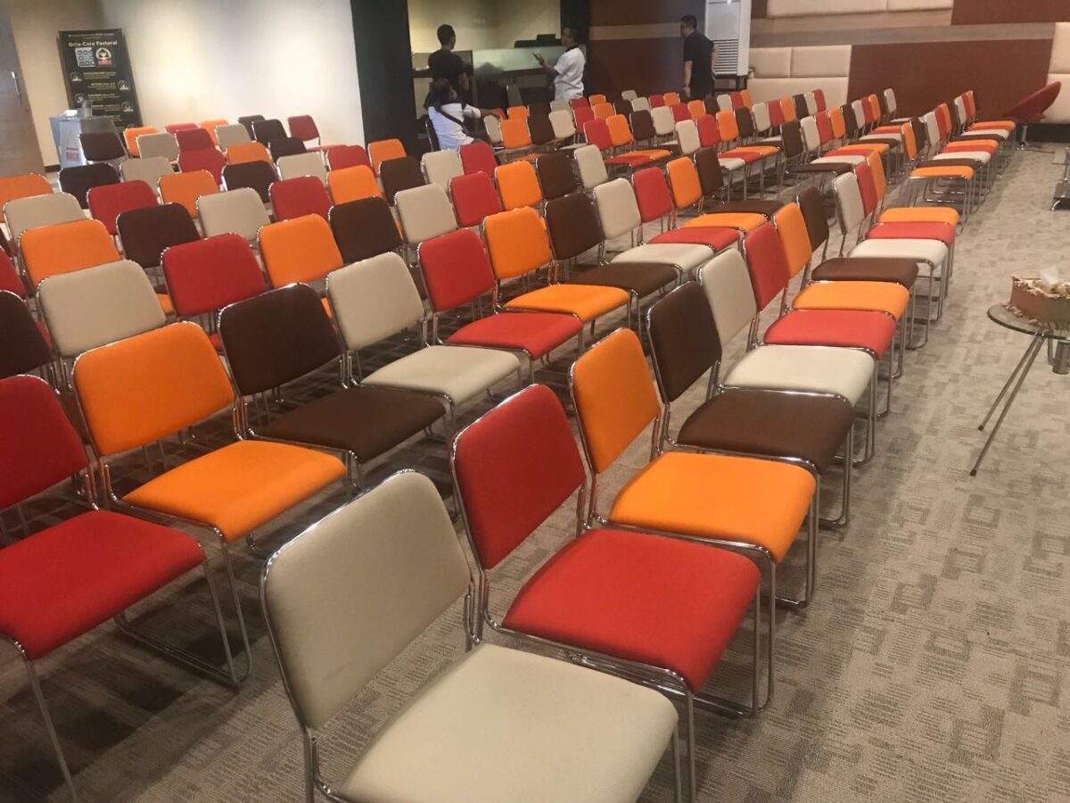 MEJA KURSI MEETING ROOM – Chitose Jakarta